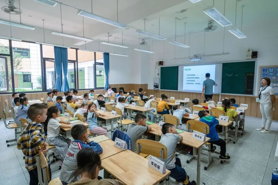 新川创新科技园六组团一小小学工程 成都市建筑设计研究院 Press 地产通讯社